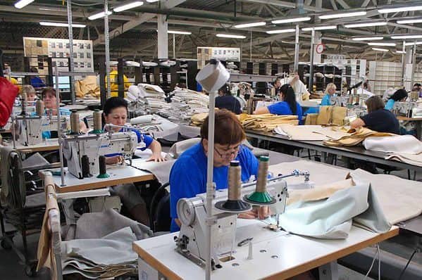 Understanding the Differences: OEM vs ODM Clothing Manufacturers ...